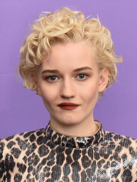 Julia Garner | Next Phim